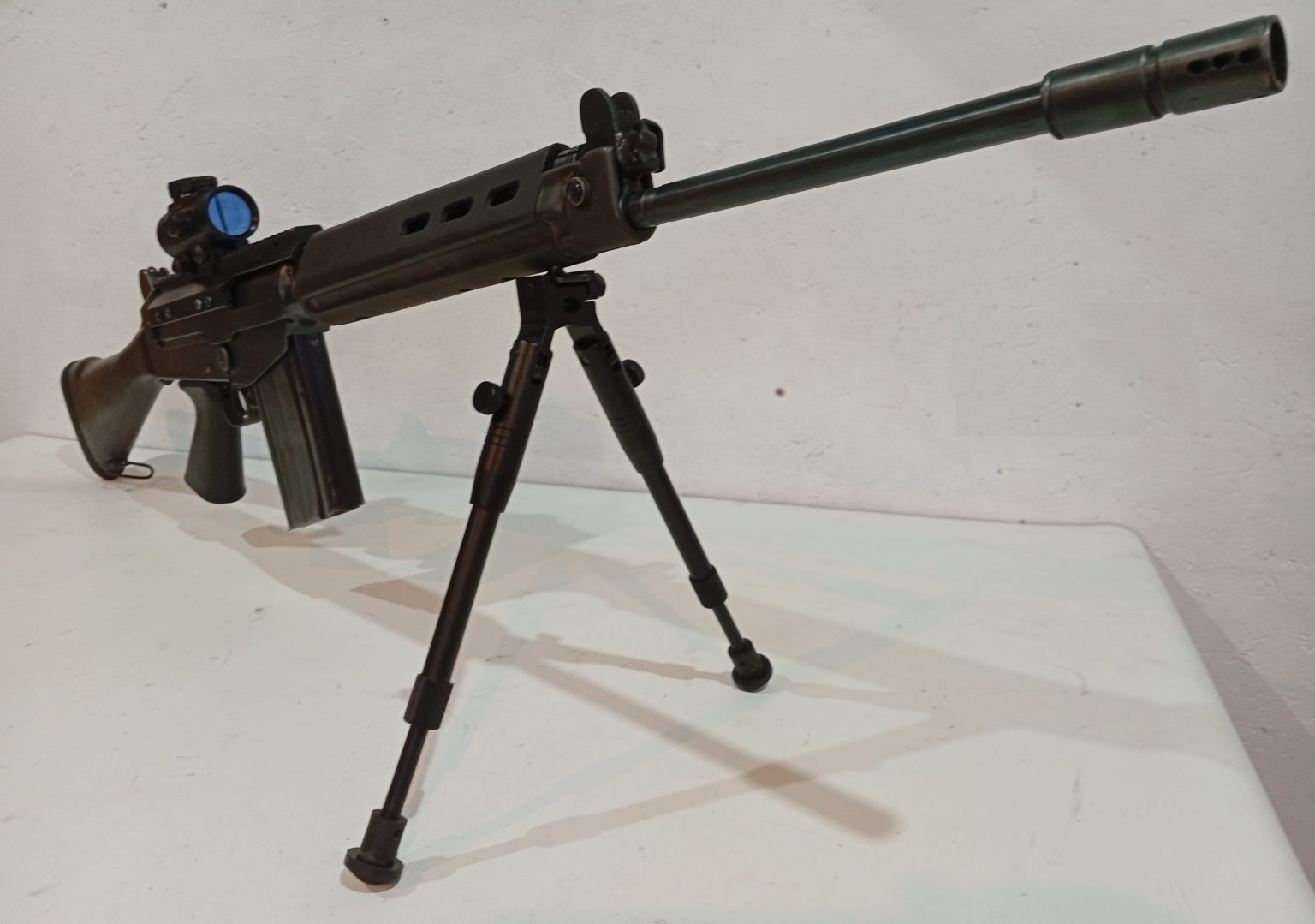 FUSIL DE ASALTO FN FAL (version Sniper) – replicasdearmas.com.ar